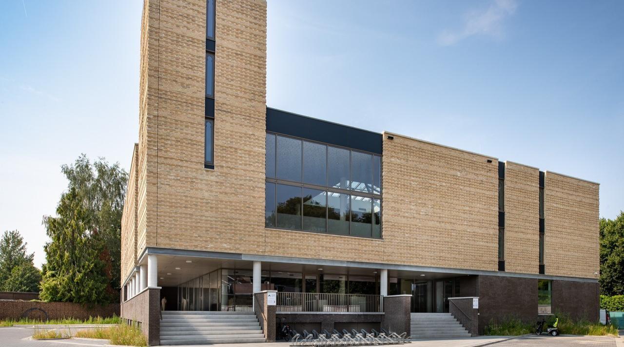 Tourtje Tilburg met Tim | Afl. 7: El Feth Moskee Stedekestraat - Centrum voor Architectuur en ...